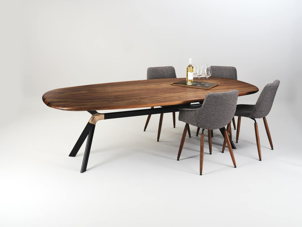 Holztisch aus zwei ganzen Bretter | ovale Tischform | solid. : Solid Tisch